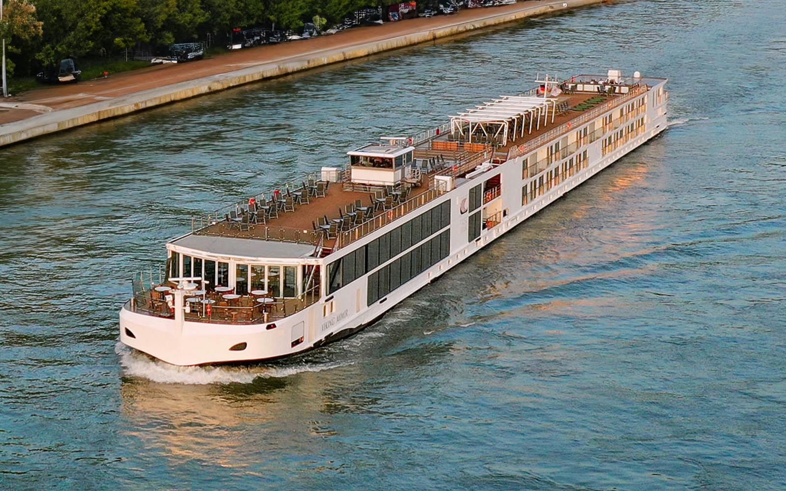 Expert Insight. Exclusive Deals. | CruiseInsider